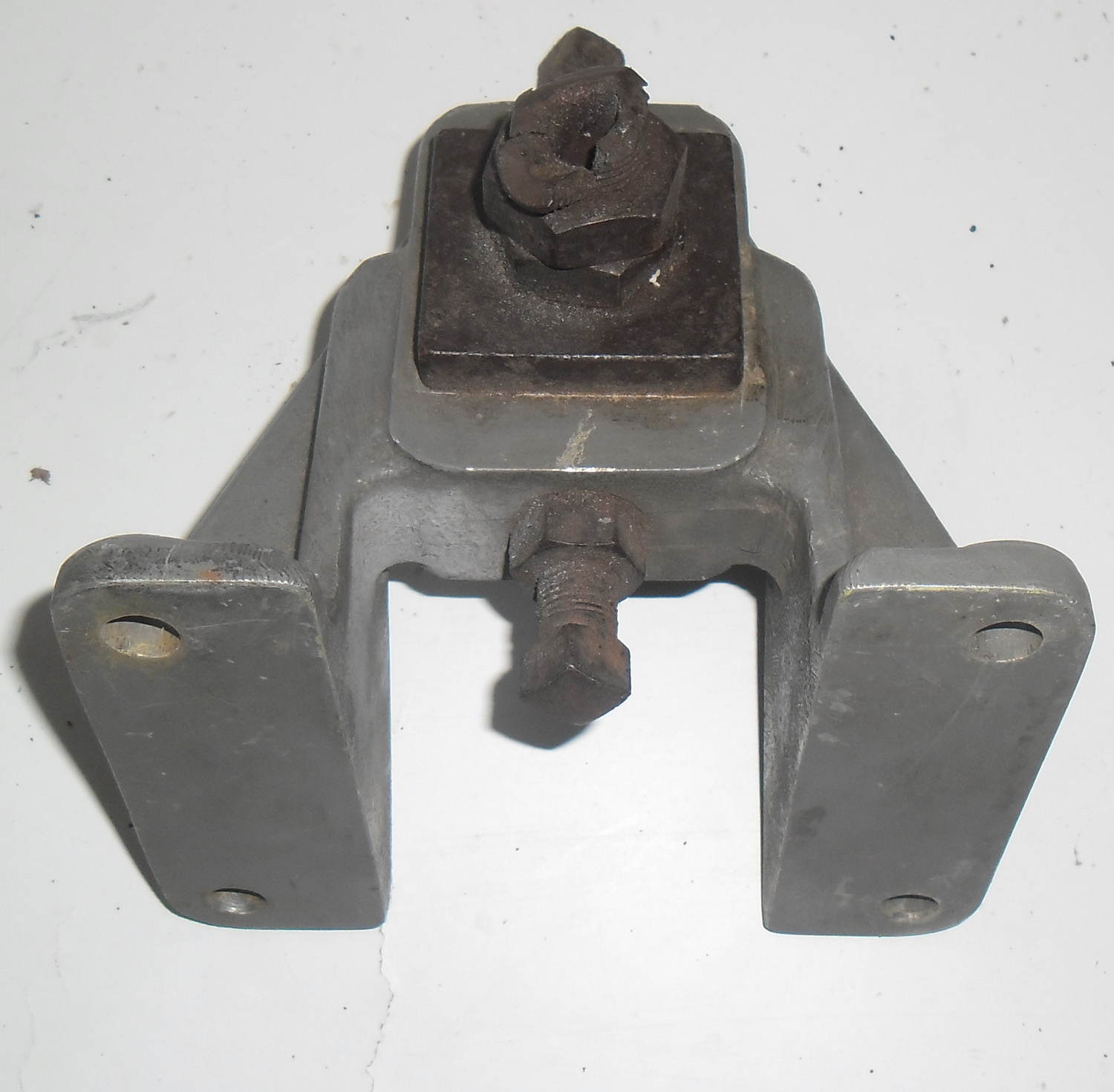 Rear Gun Mounting bracket assembly